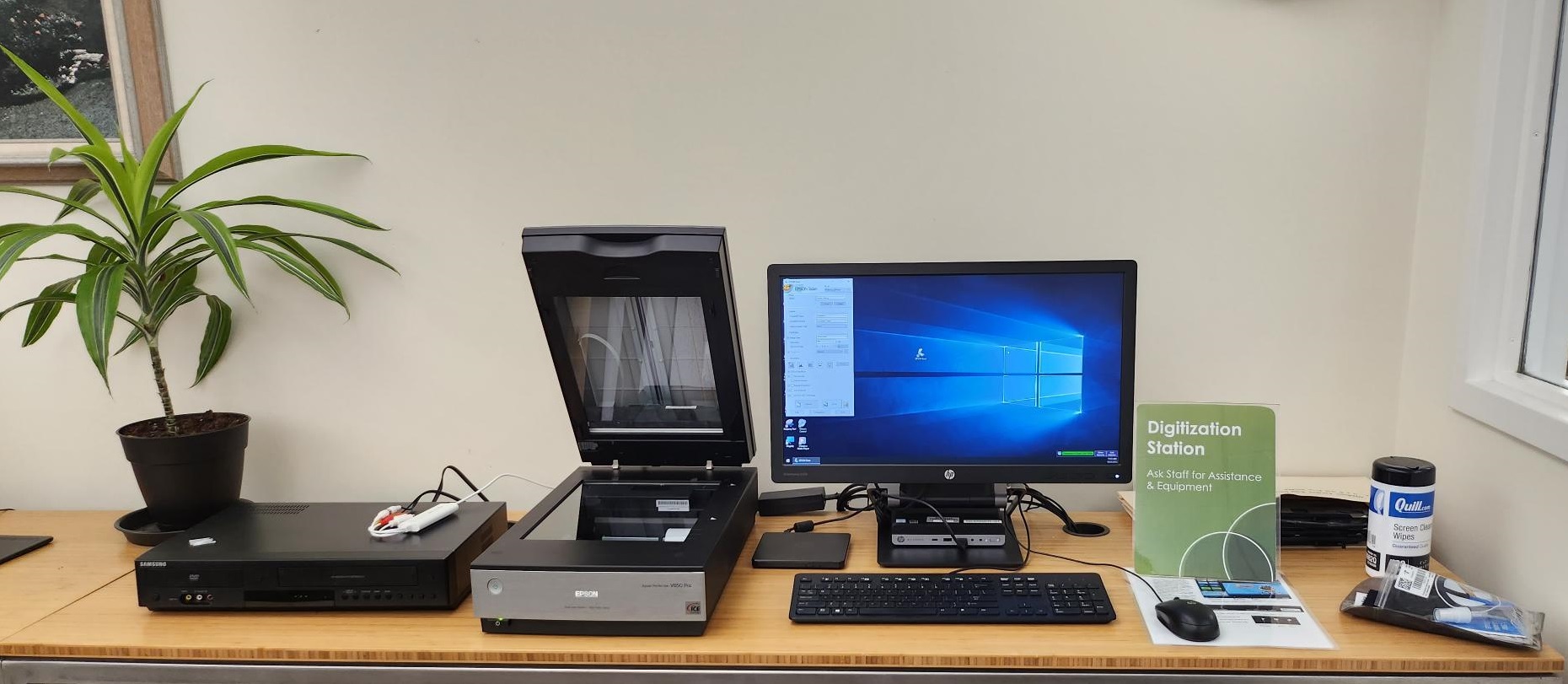 Computers & Media Stations | Wilmette Public Library